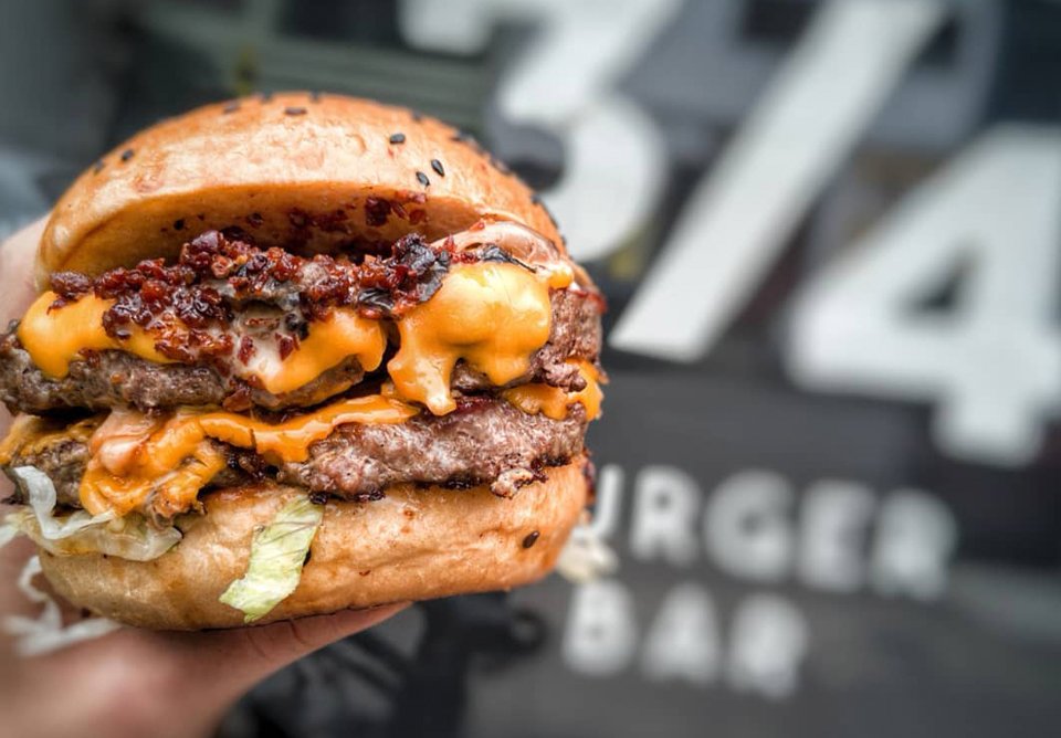 Tres Cuartos Burger Bar Restaurante - Reserva y Pide Delivery o Take ...